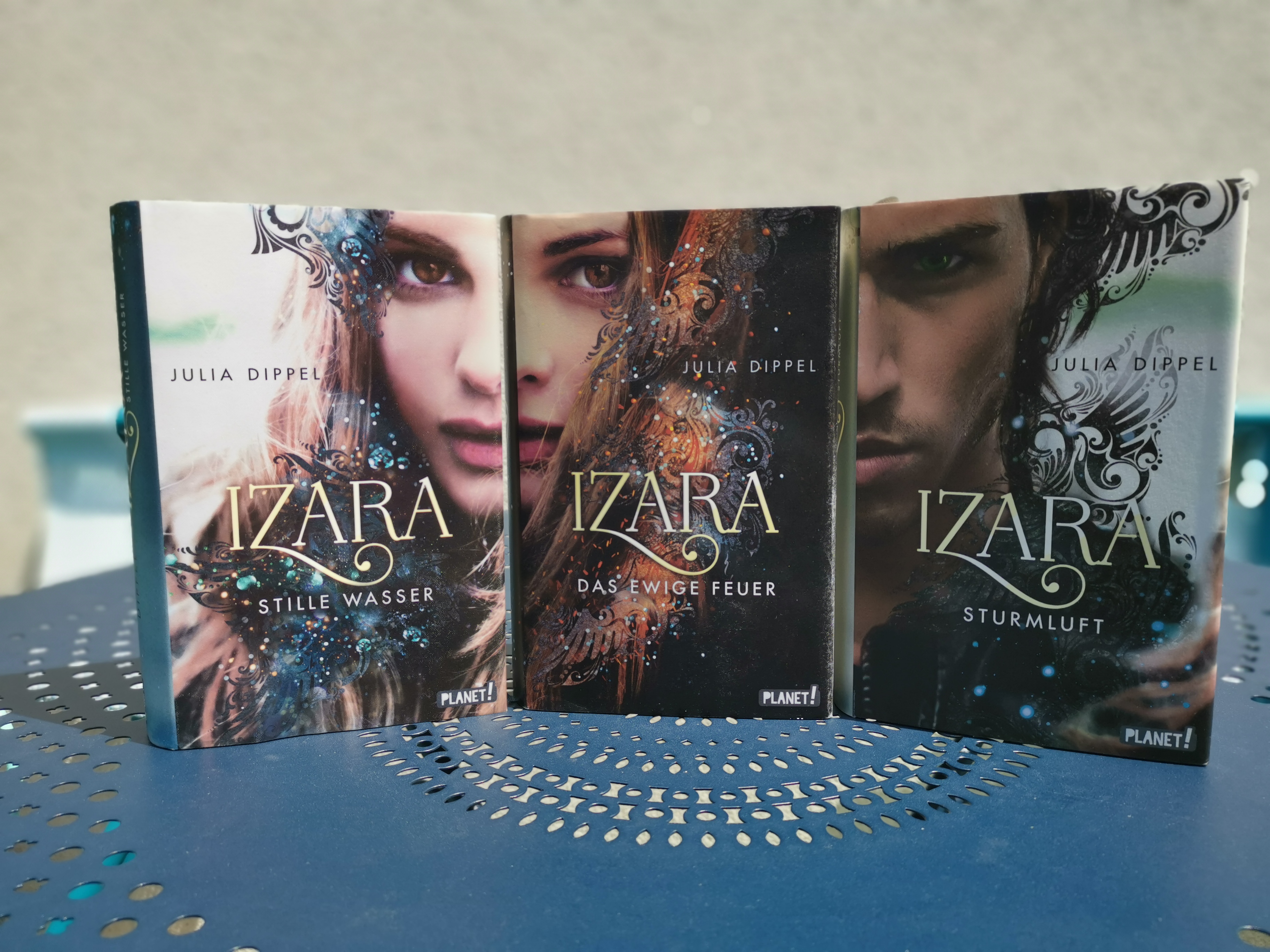 IZARA – Book Reviews